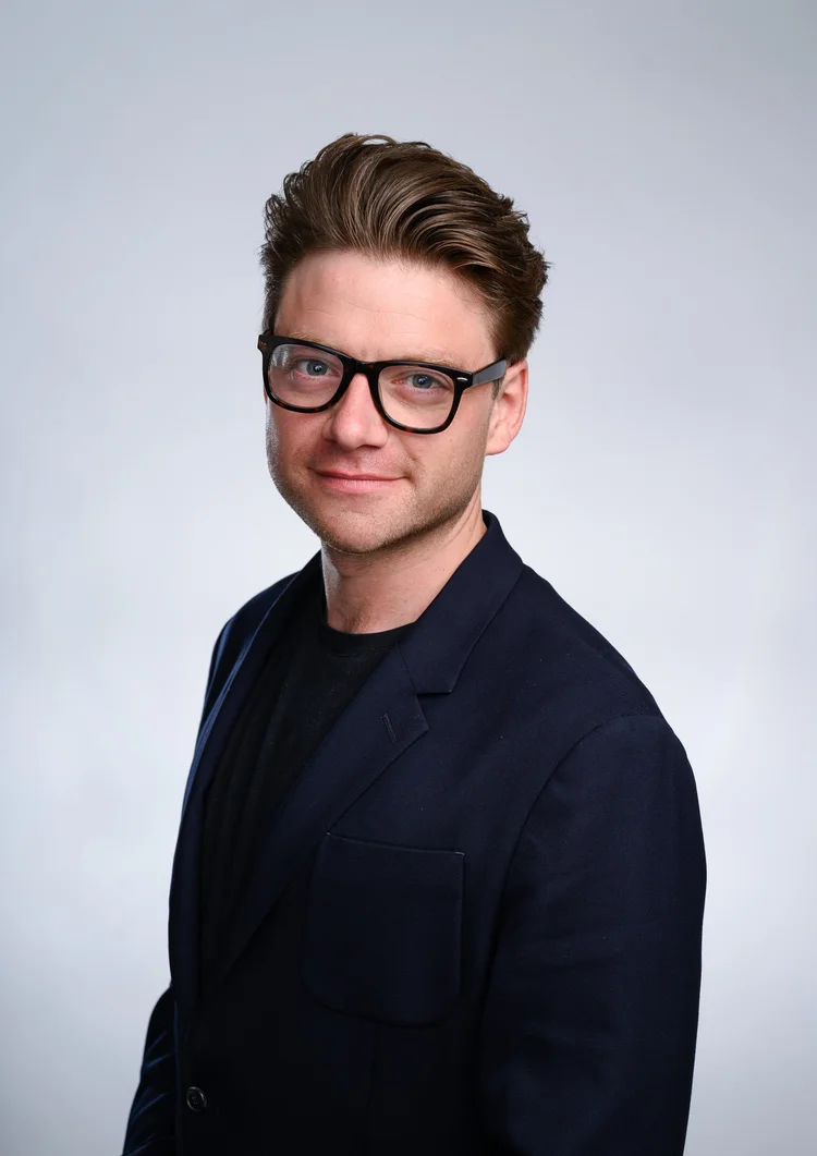 Corporate Headshots London | Studio & On-Site Sessions | Infinity Focus ...